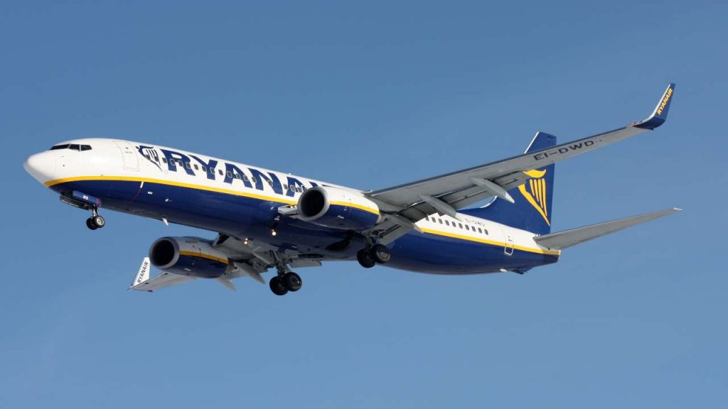 Ryanair, decolla con le porte aperte, l'emergenza è gravissima | Poteva ...