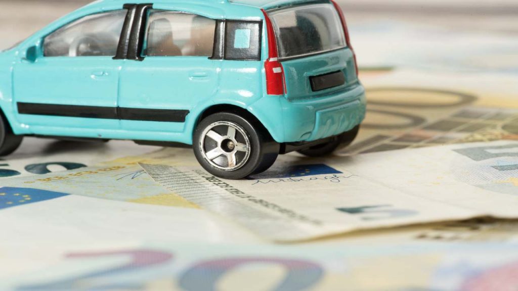 Bollo auto, finalmente un modo per pagarlo meno | Lo puoi attivare già ...